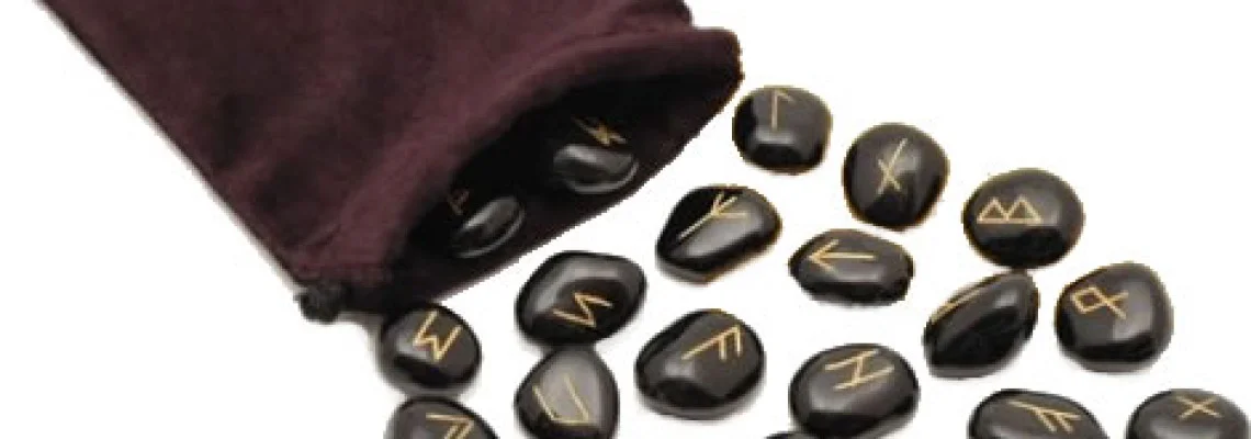 BESKRIVELSE AV RUNER OG RUNETEGN